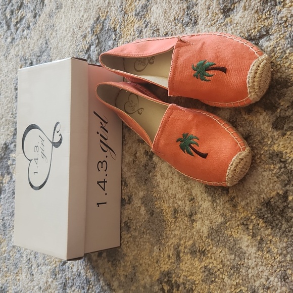 143 Girl | Shoes | 43 Girl Coralpeach Espadrilles Palm Tree 8mnwt ...